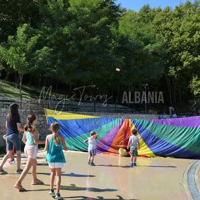 École internationale de Tirana à Tirana | Magic Towns