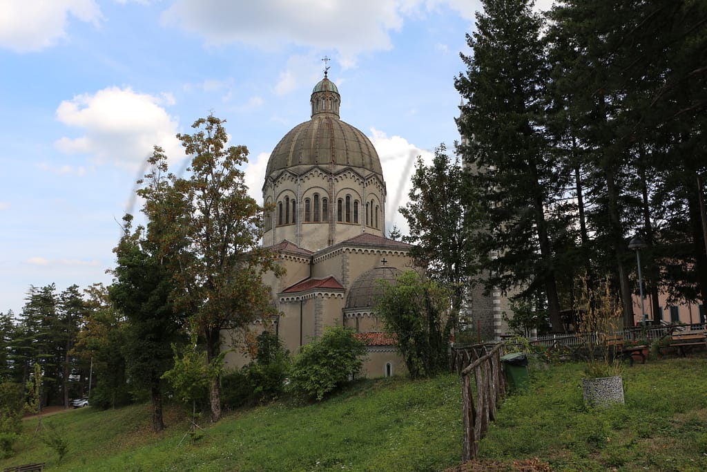 Lizzano Expat Guide | Magic Towns